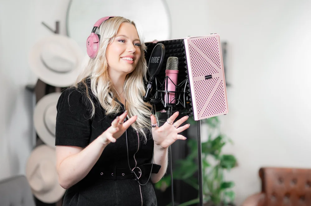 Jess Hunt ~ Voice Over Artist | Discover Your Perfect Voice - Get ...