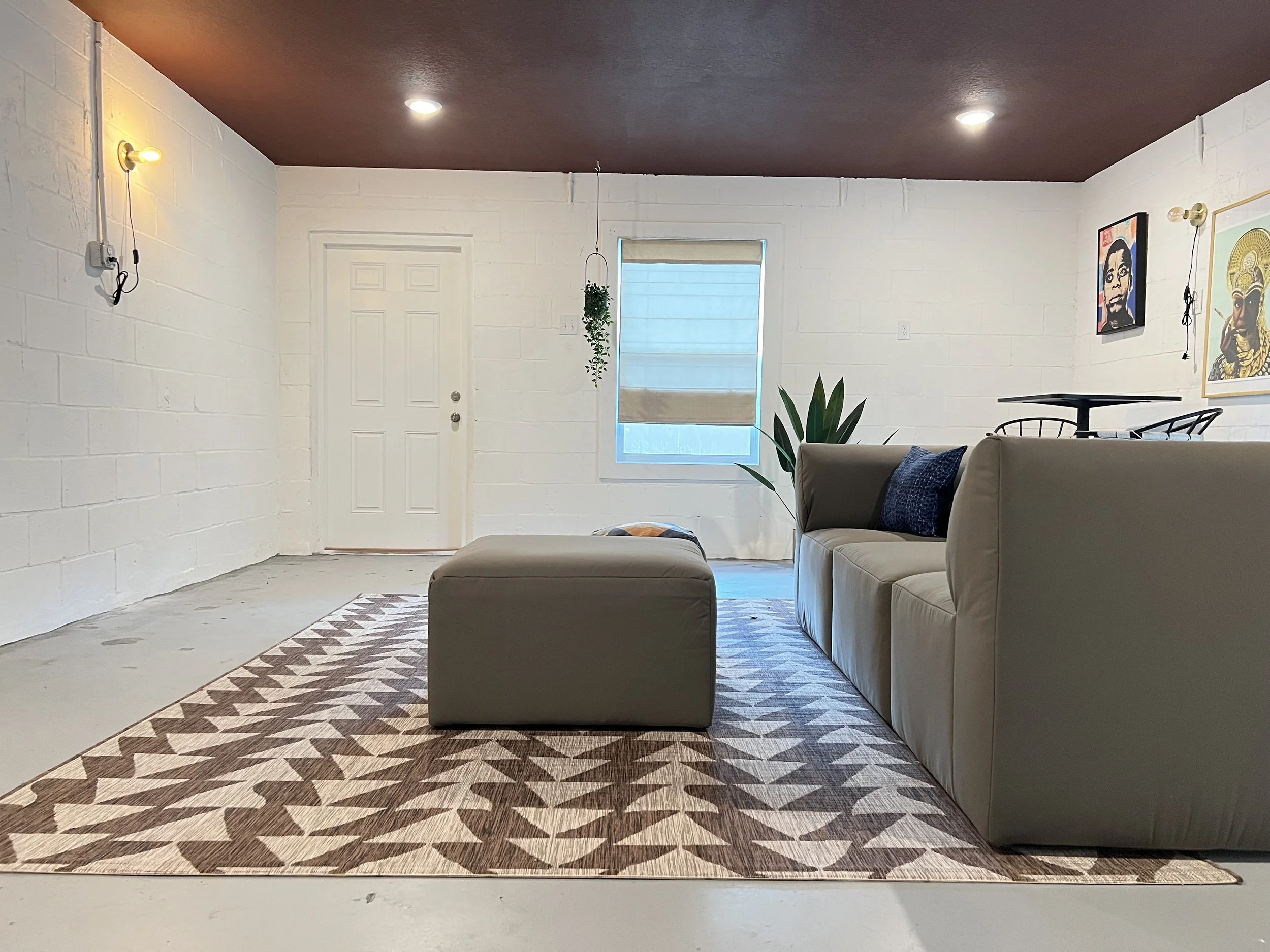 Venus Lounge: A Home Entertaining Space — Decurated Interiors | Tampa ...