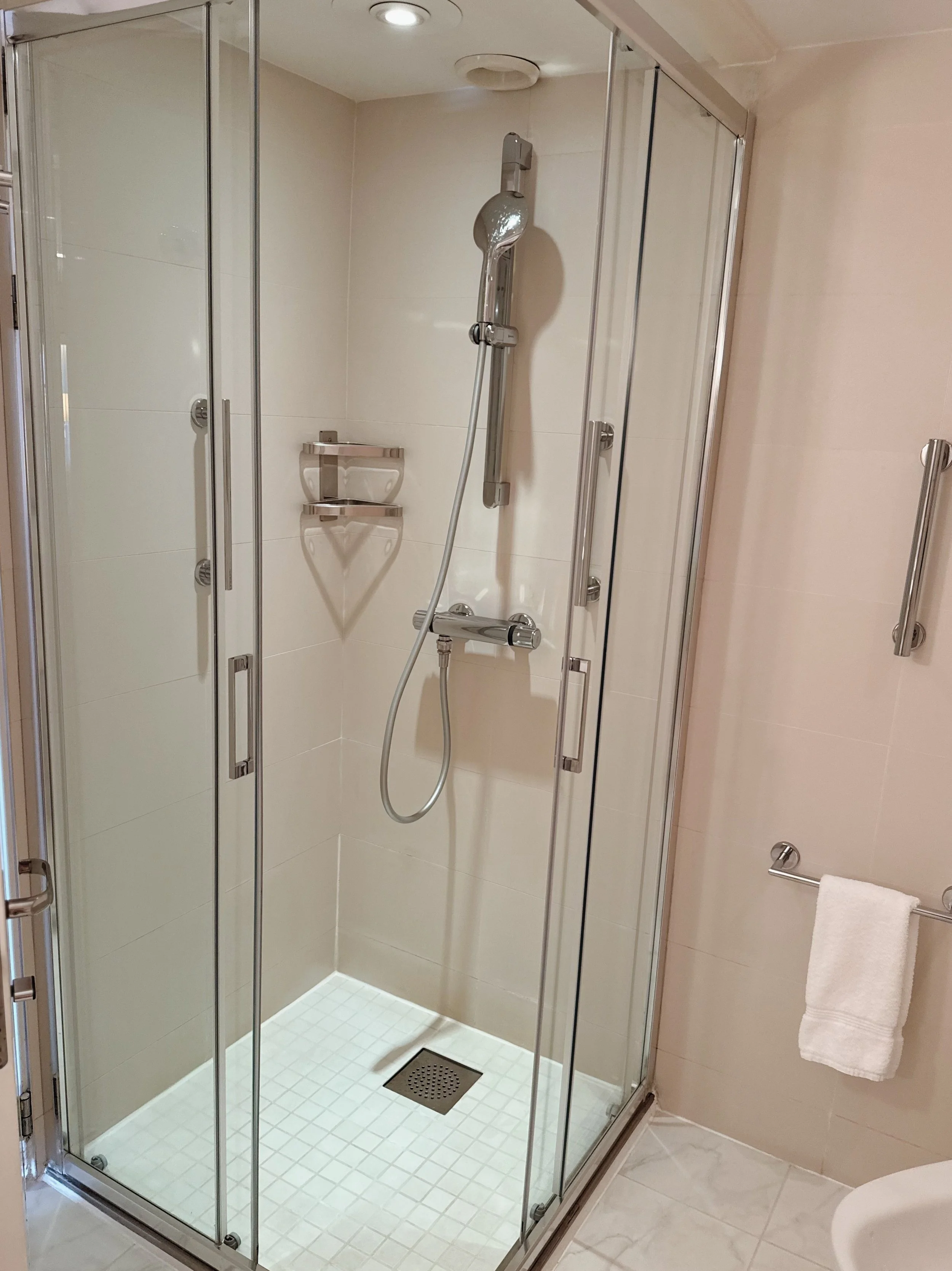 Crystal Symphony Suite and Guest Room Guide — Julia's Bookcase