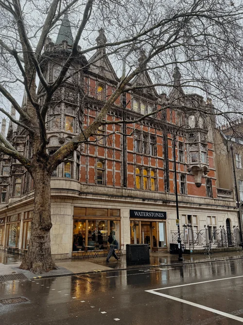 Inside Waterstones Gower Street in London — Julia's Bookcase