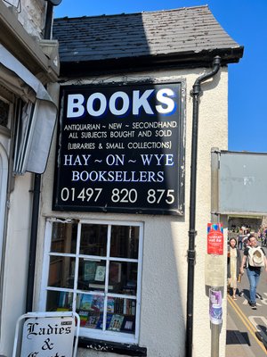 Hay-on-Wye Bookshop Guide — Julia's Bookcase