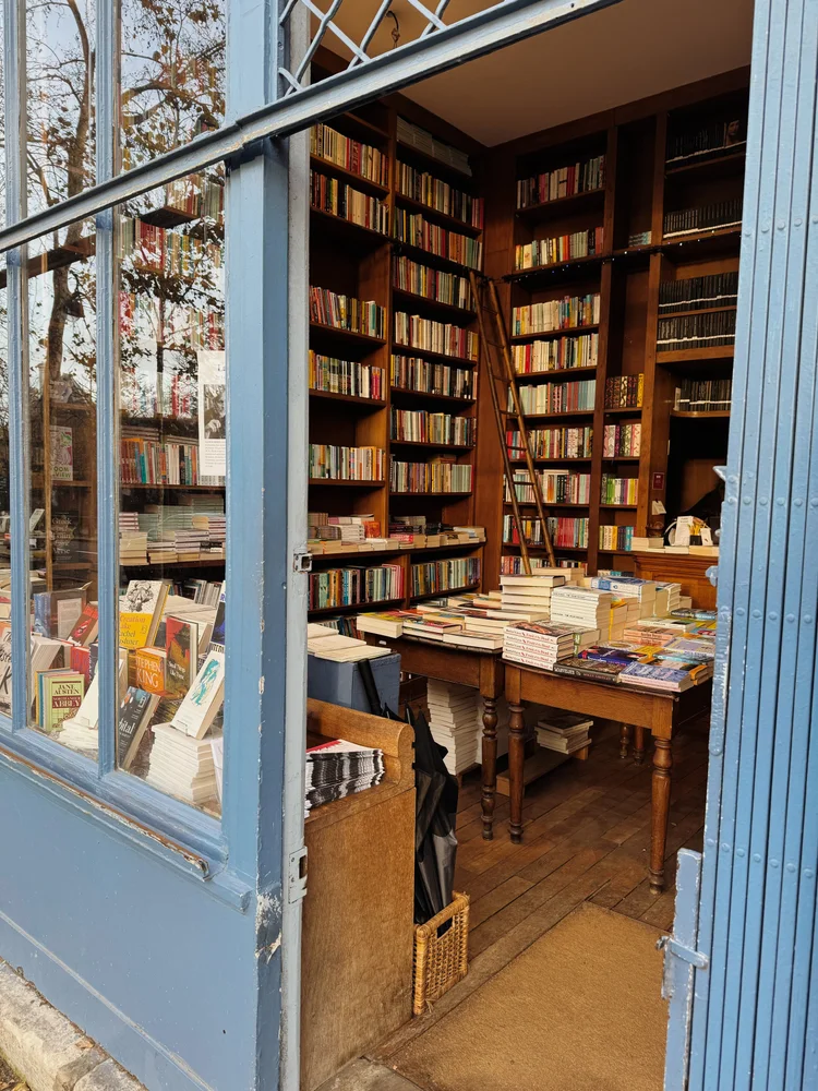 The Best English Language Bookshops to Visit in Paris
