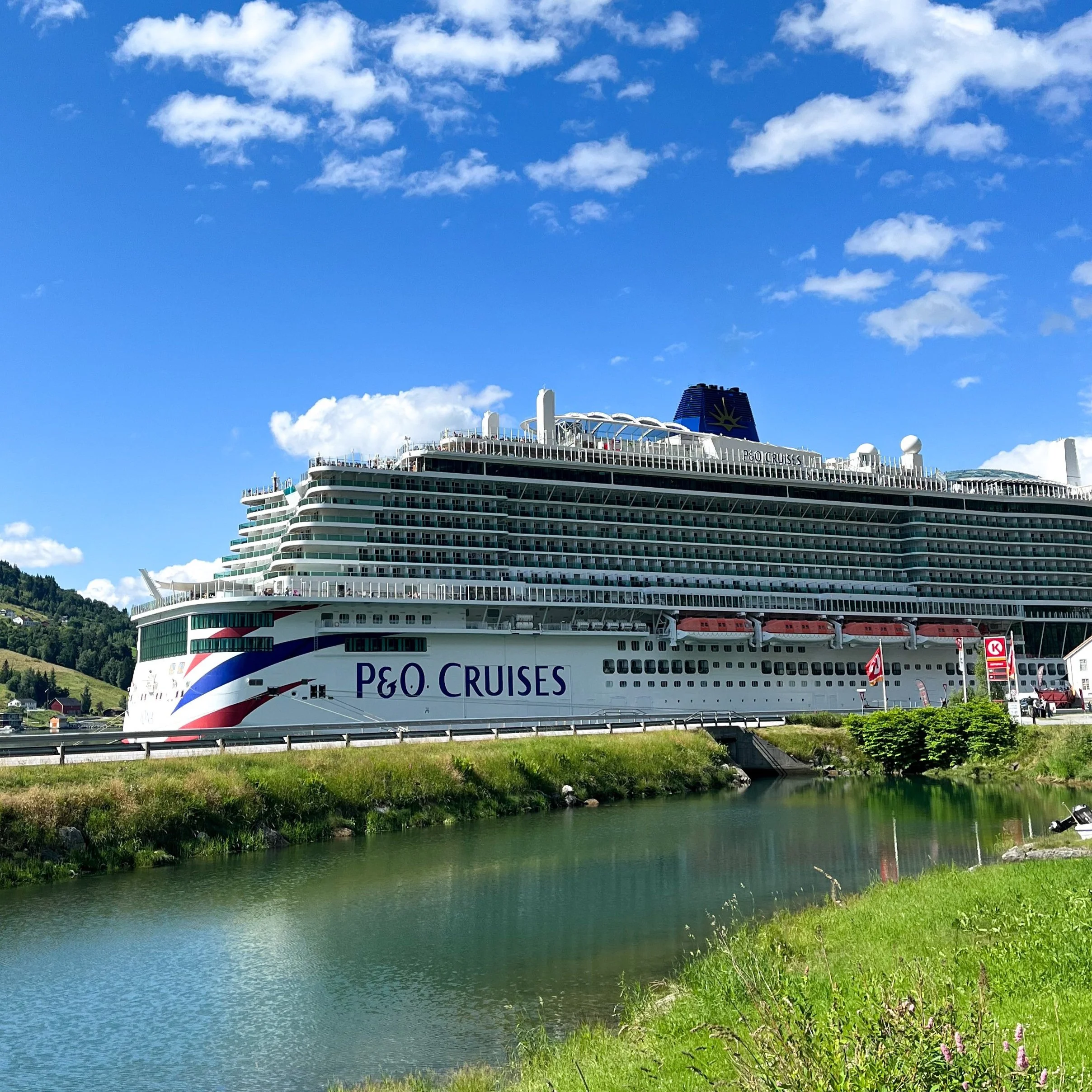 How Fast Does a Cruise Ship Go? And Other Cruise Ship Facts — Julia's ...
