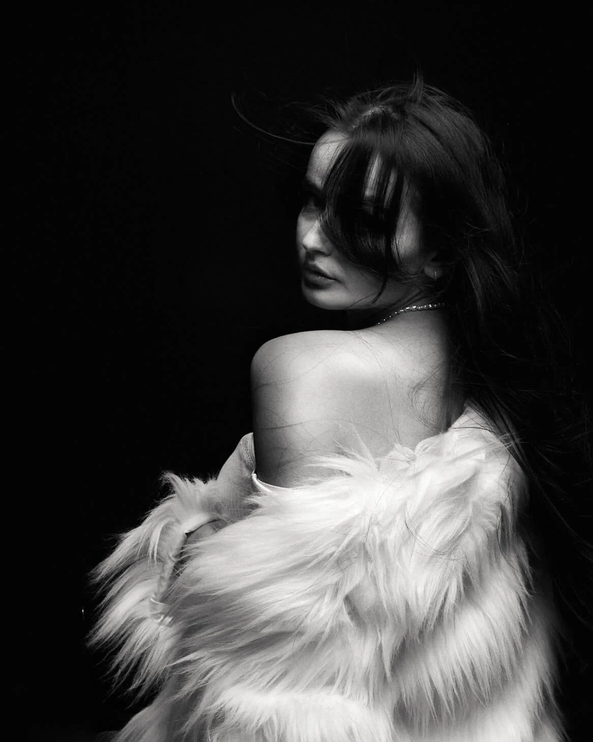 Pose self-portrait studio