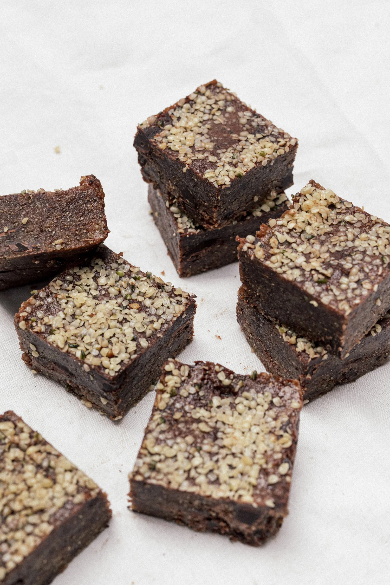 Almond Hemp Protein Bars | Two Raw Sisters