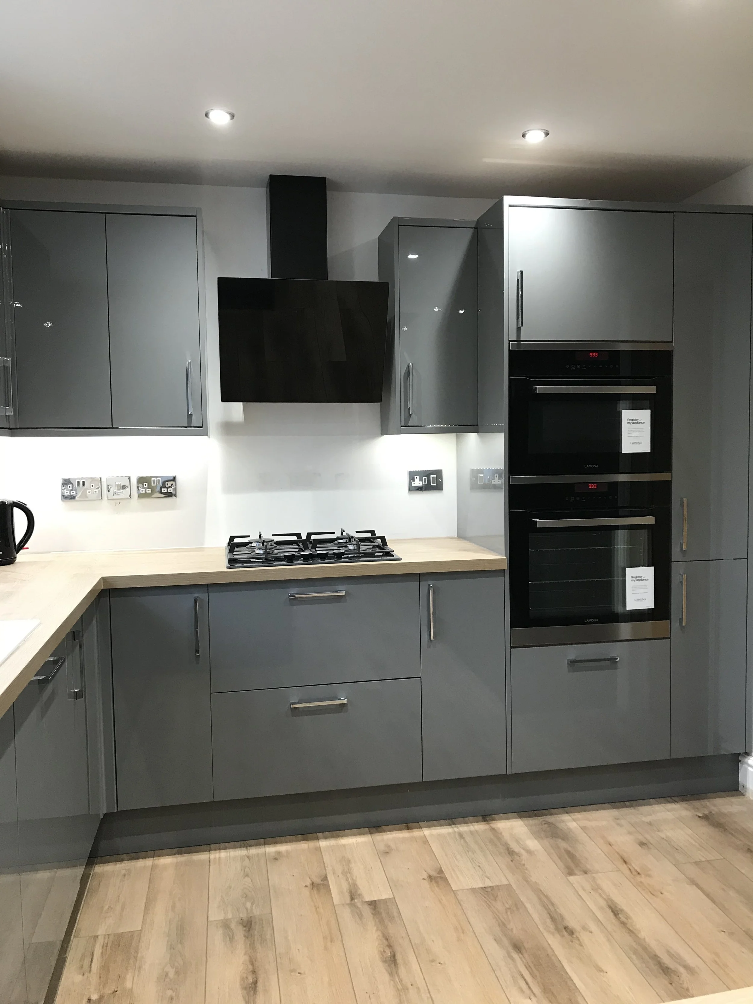T D Kitchen Fitters