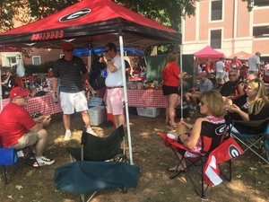 How to Tailgate Like a Georgia Bulldog Fan: Ultimate Guide for UGA Game ...