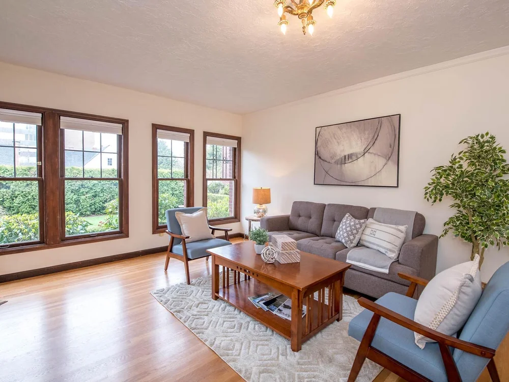 Beautiful Vintage Townhouse Condo — Urban Nest Realty - Oregon & Washington