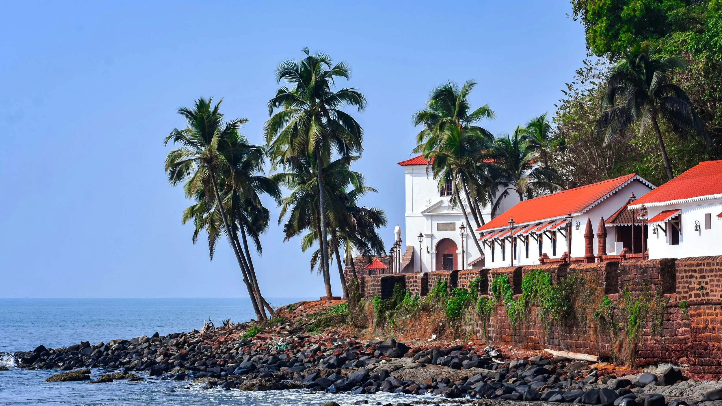 South and North Goa Sightseeing by Bus | Goa Darshan Bus - Royal ...