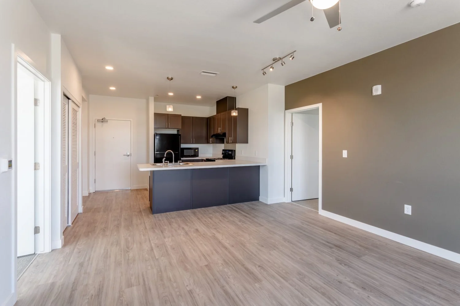 Gallery 3 — Crossing Pointe North