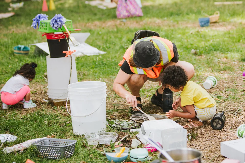 Metalude : À l'intersection de l'enfance et la sphère publique