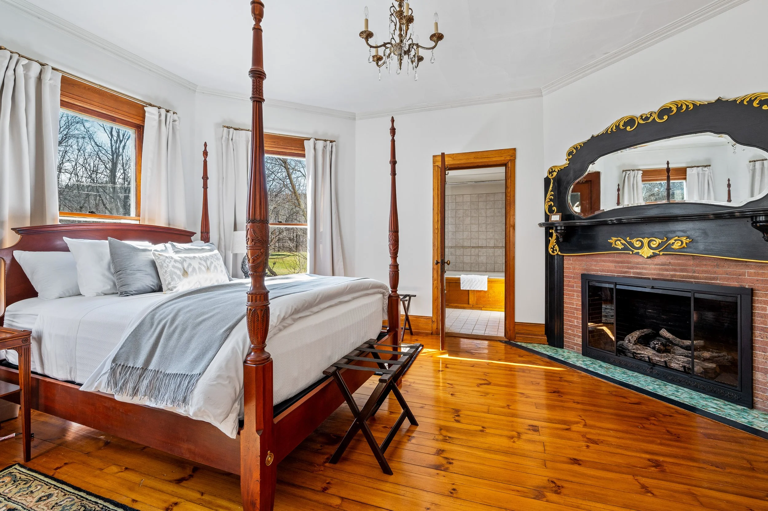 Rooms | Explore Luxury Suites — Stratton Creek Inn