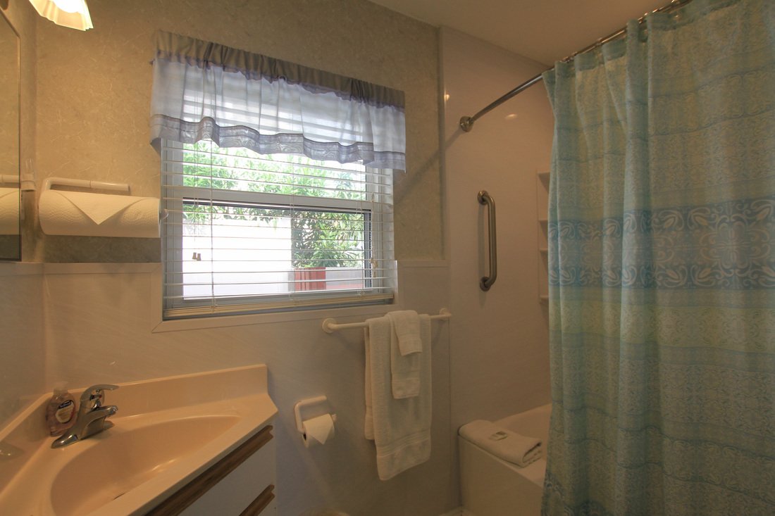 Two Bedroom Waterfront — East Shore Resort