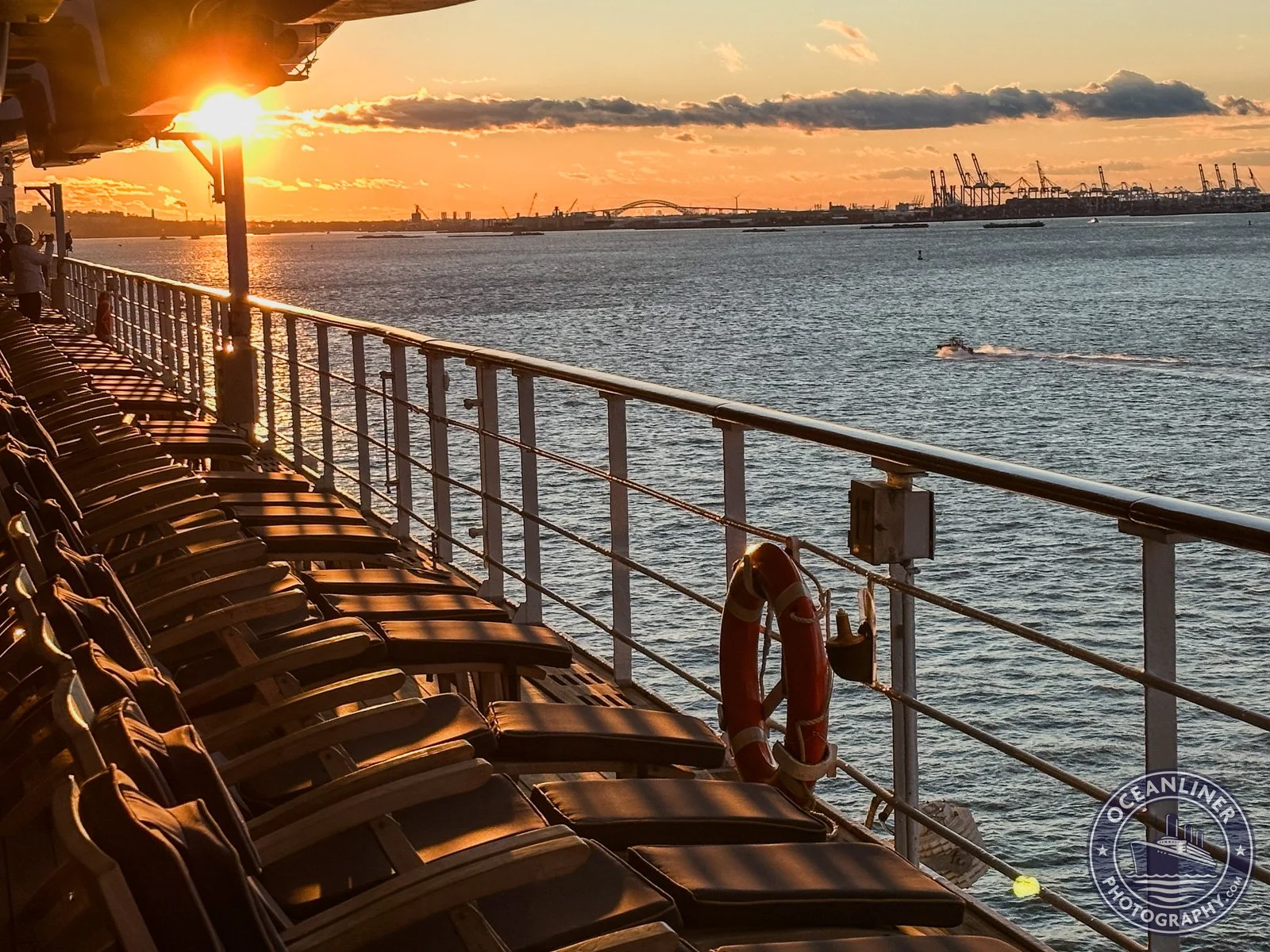 QUEEN MARY 2 - Cunard Line - December 2024 Transatlantic Eastbound ...