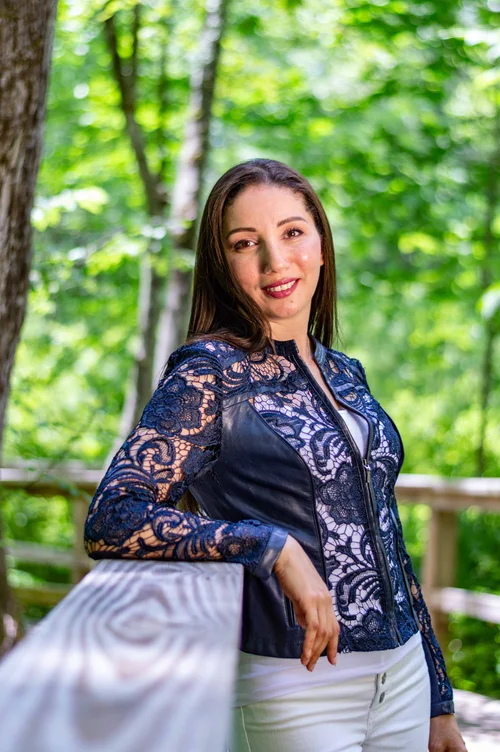 Dr. Sarah Moussi: Expert Hypnotherapist, Corporate Trainer, and Energy ...