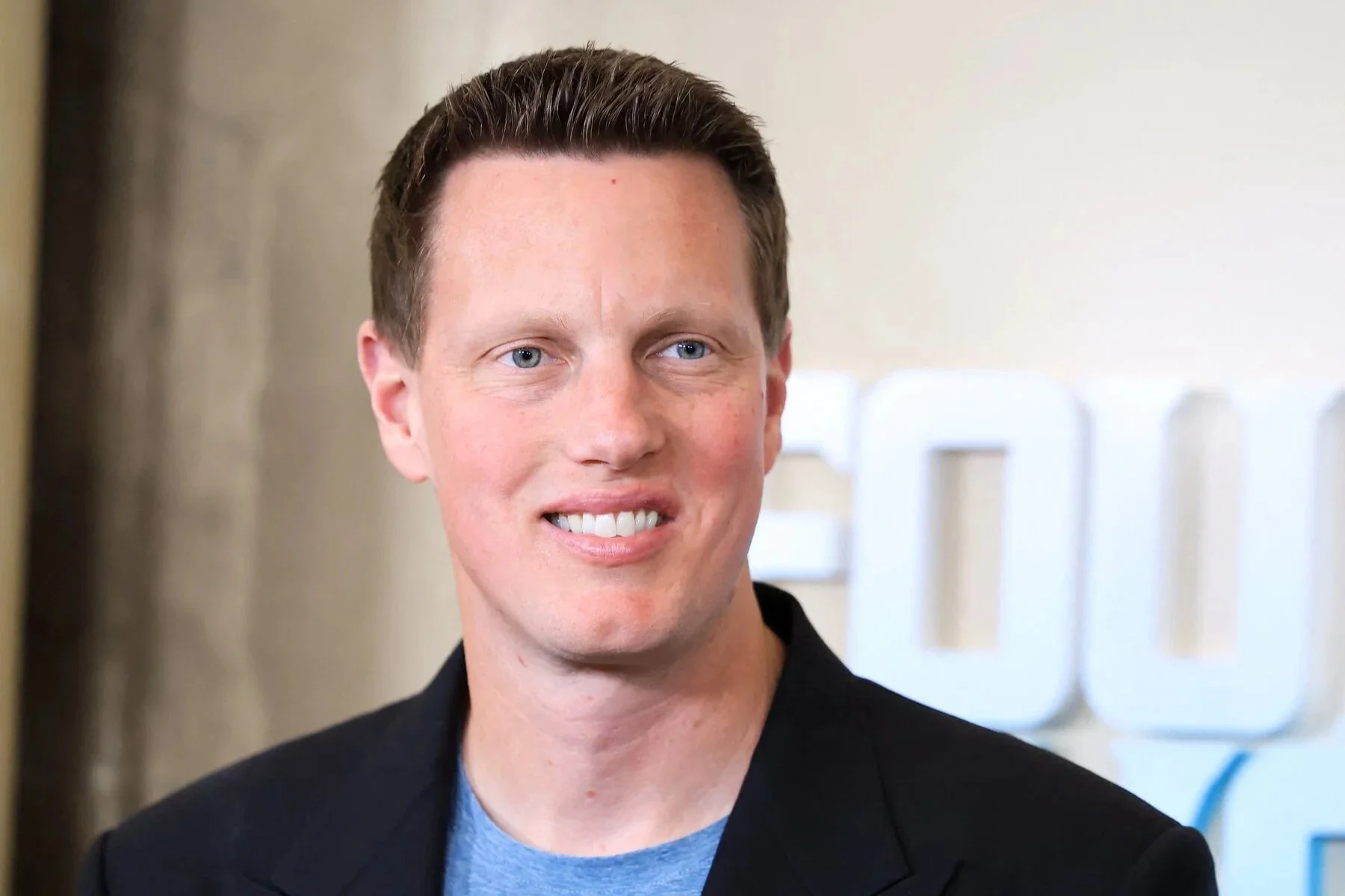 Paramount Urges to Pay Warner Bros an Extra $650 Million per Quarter if ...
