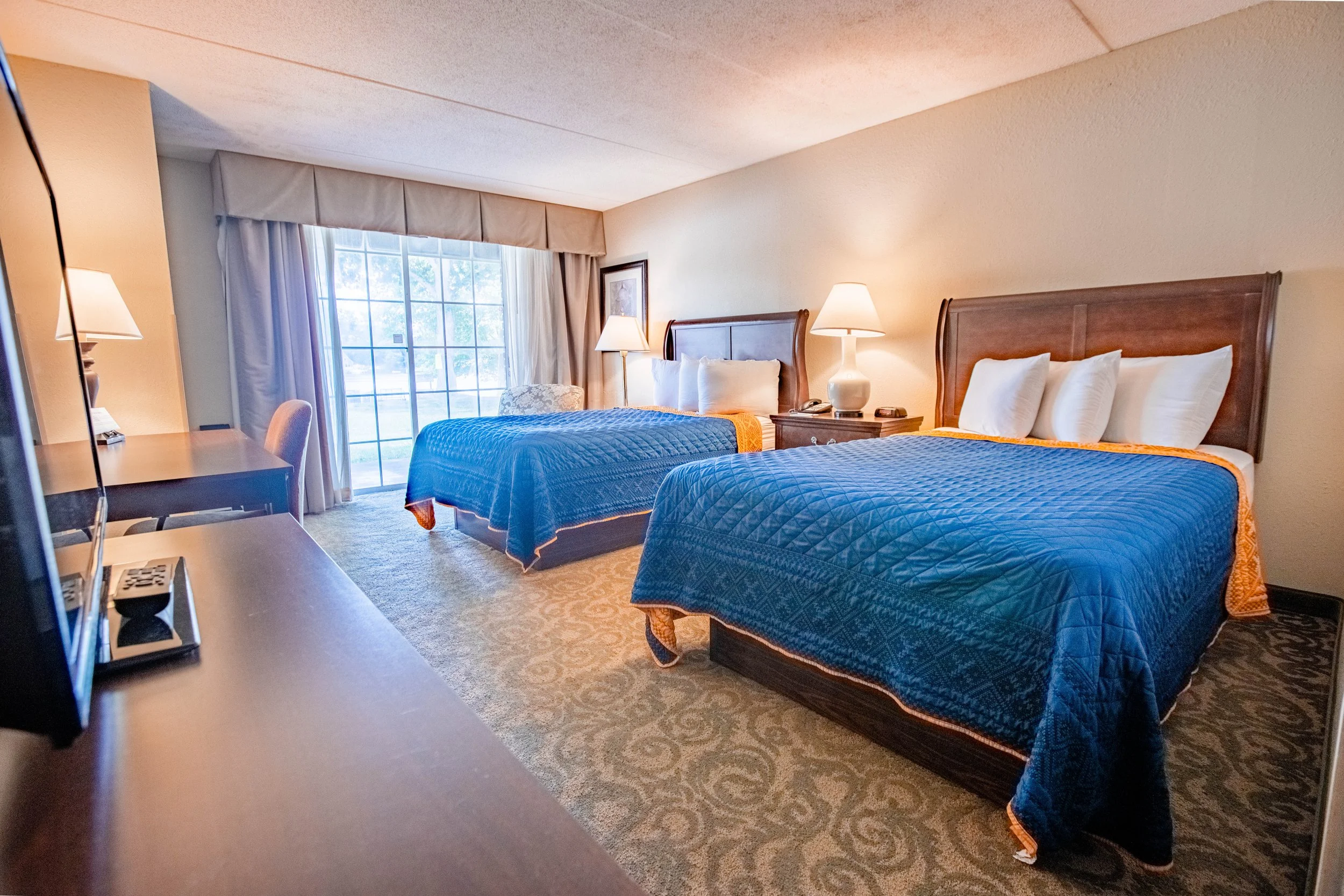 Rooms — Sturbridge Host Hotel & Conference Center