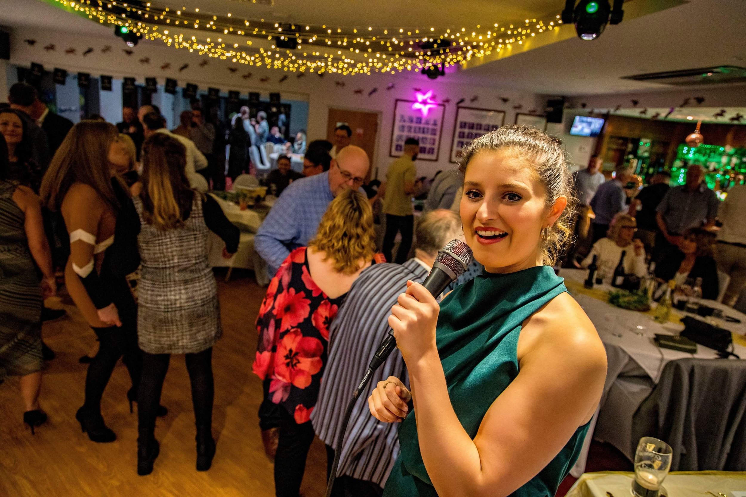 Shannon Kitchen - Singer