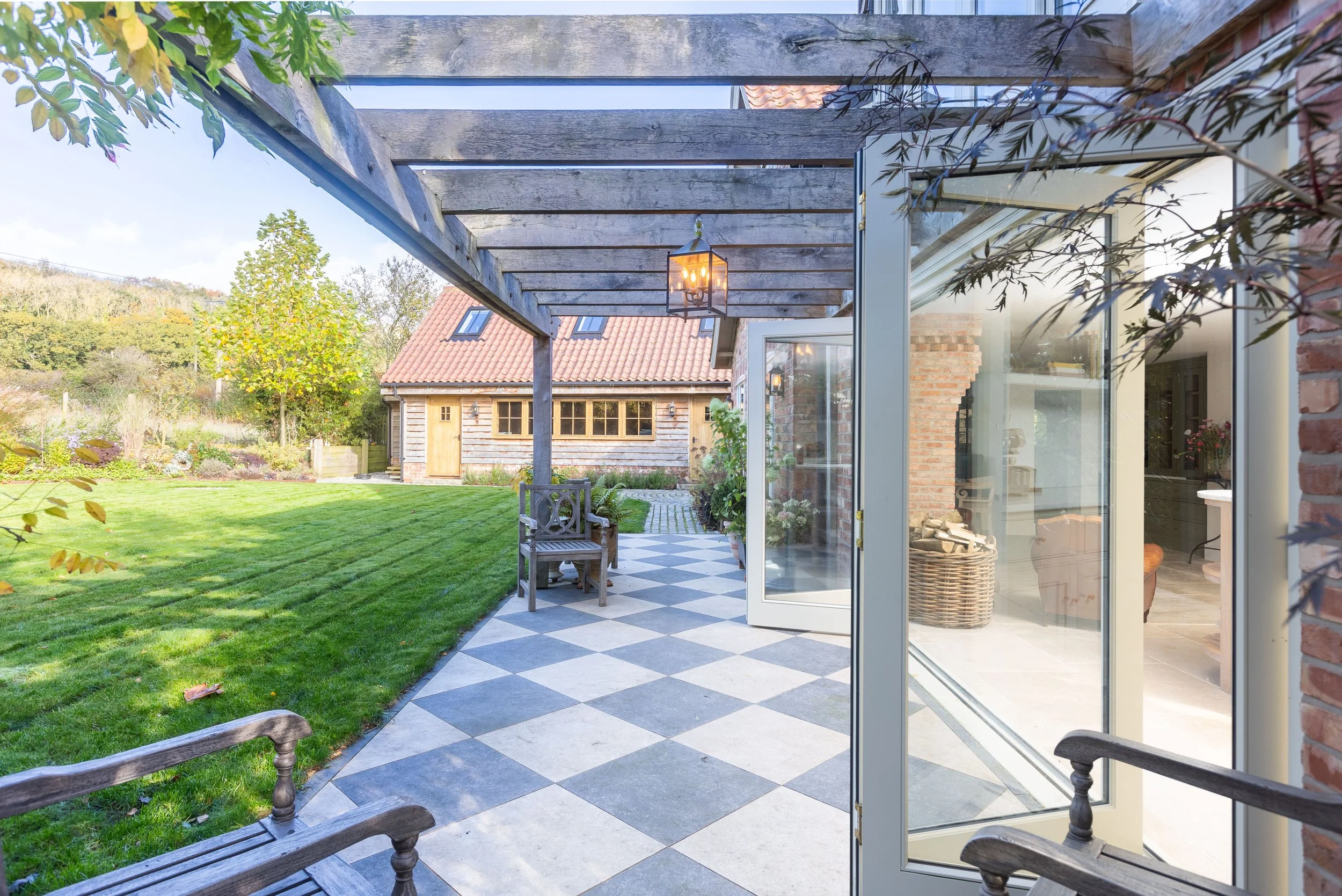 HUCKLEBERRY HOUSE — ODD DESIGN