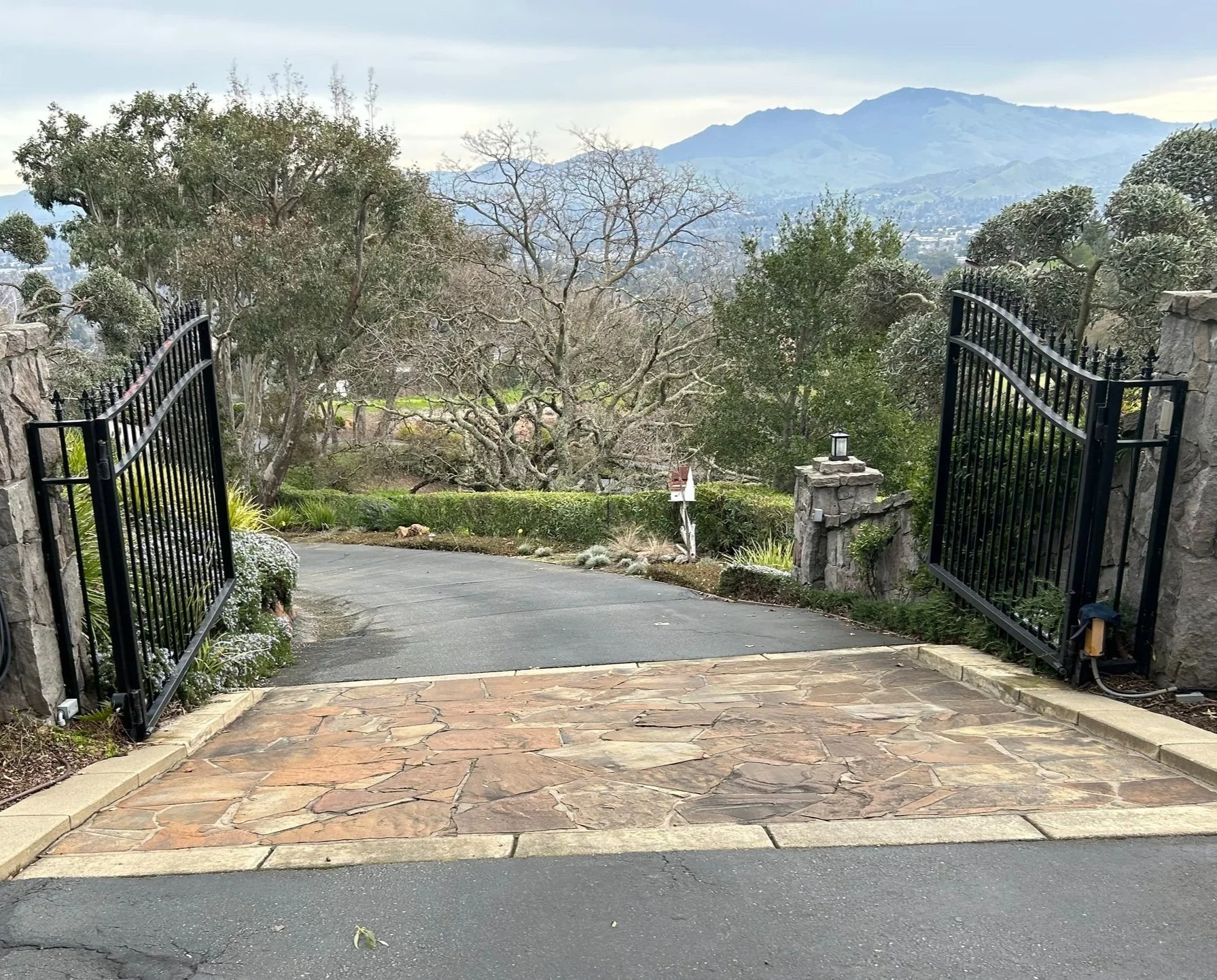 Driveway & Pedestrian Gates — R&S Concord