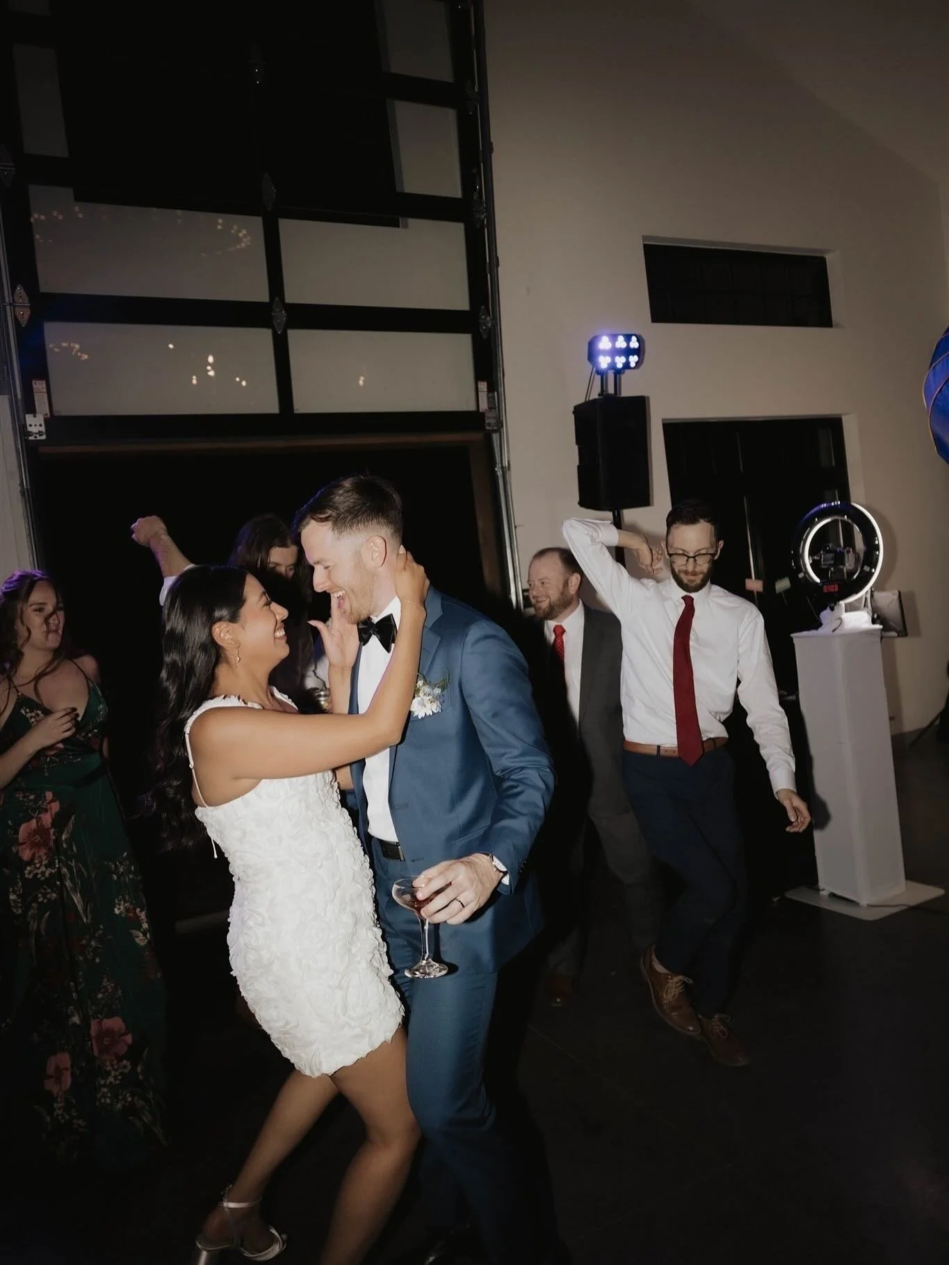 Real Wedding: Jordyn + Mason’s Colorful Summer Wedding in Estes Park ...