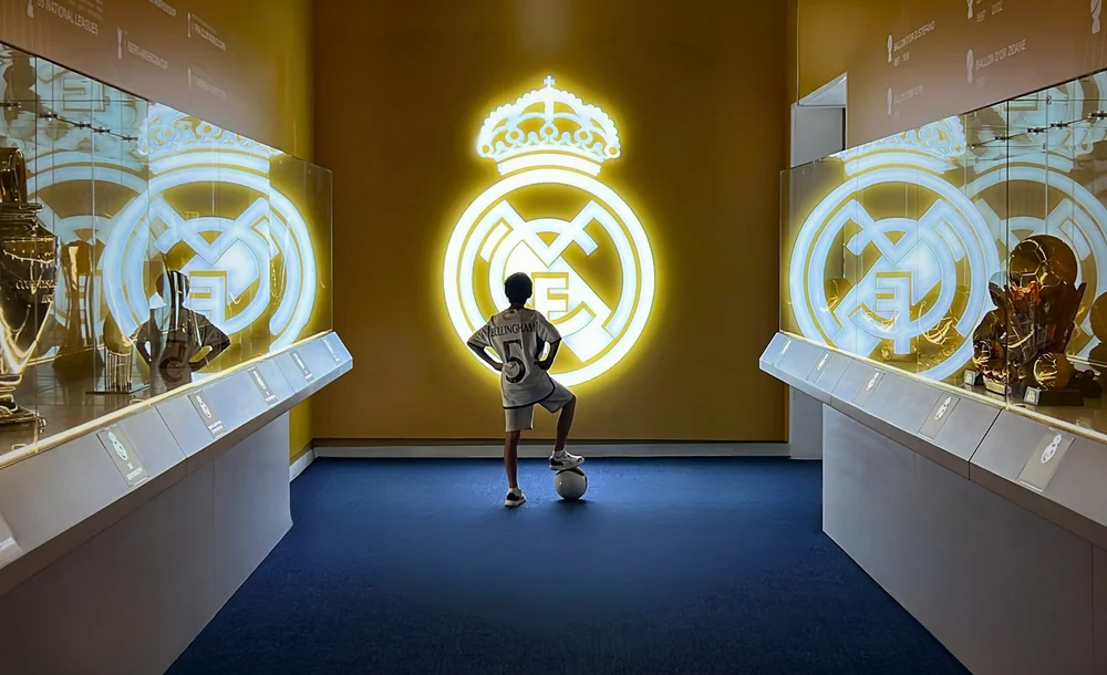 Themed Entertainment Lighting Design — Drawn to the Light