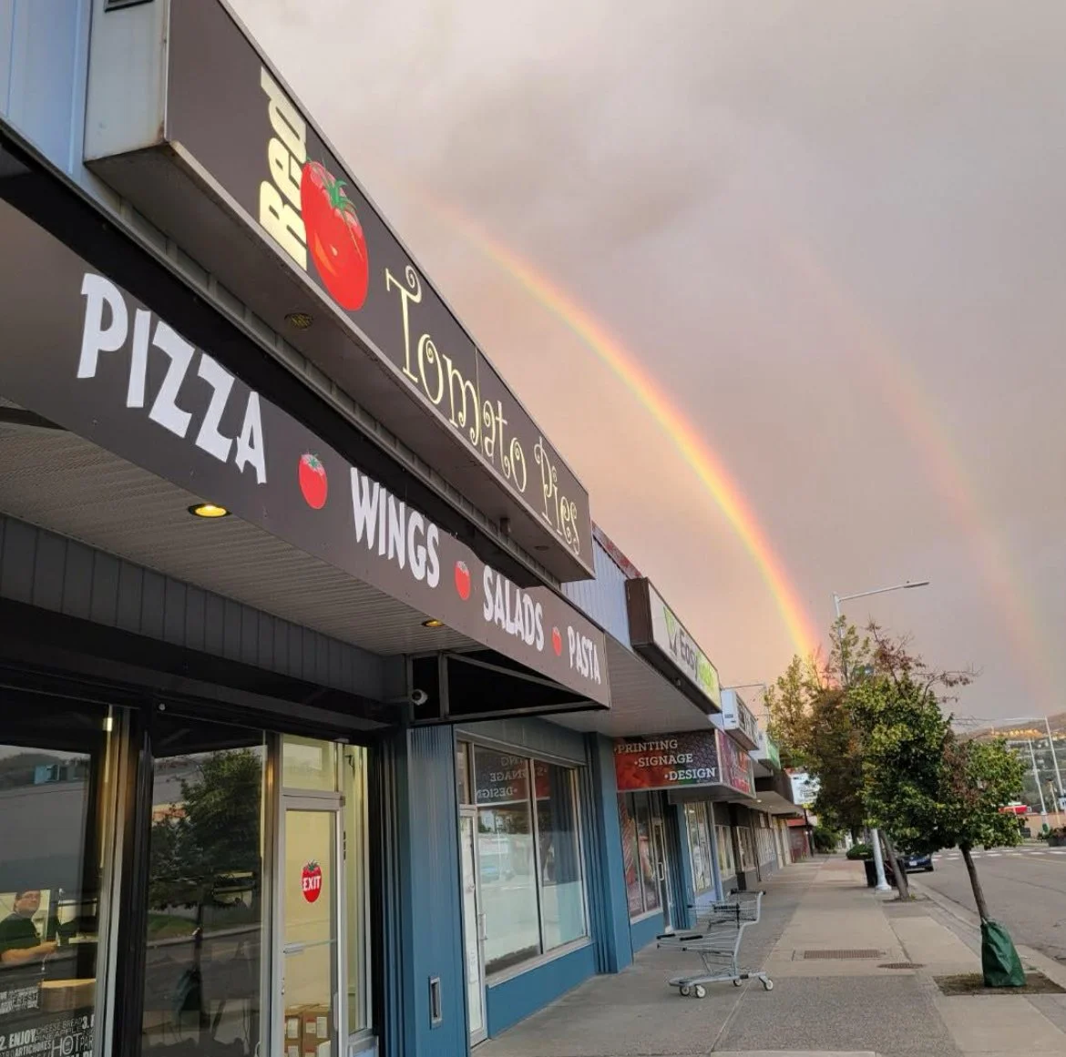 Kamloops North Shore — Red Tomato Pies