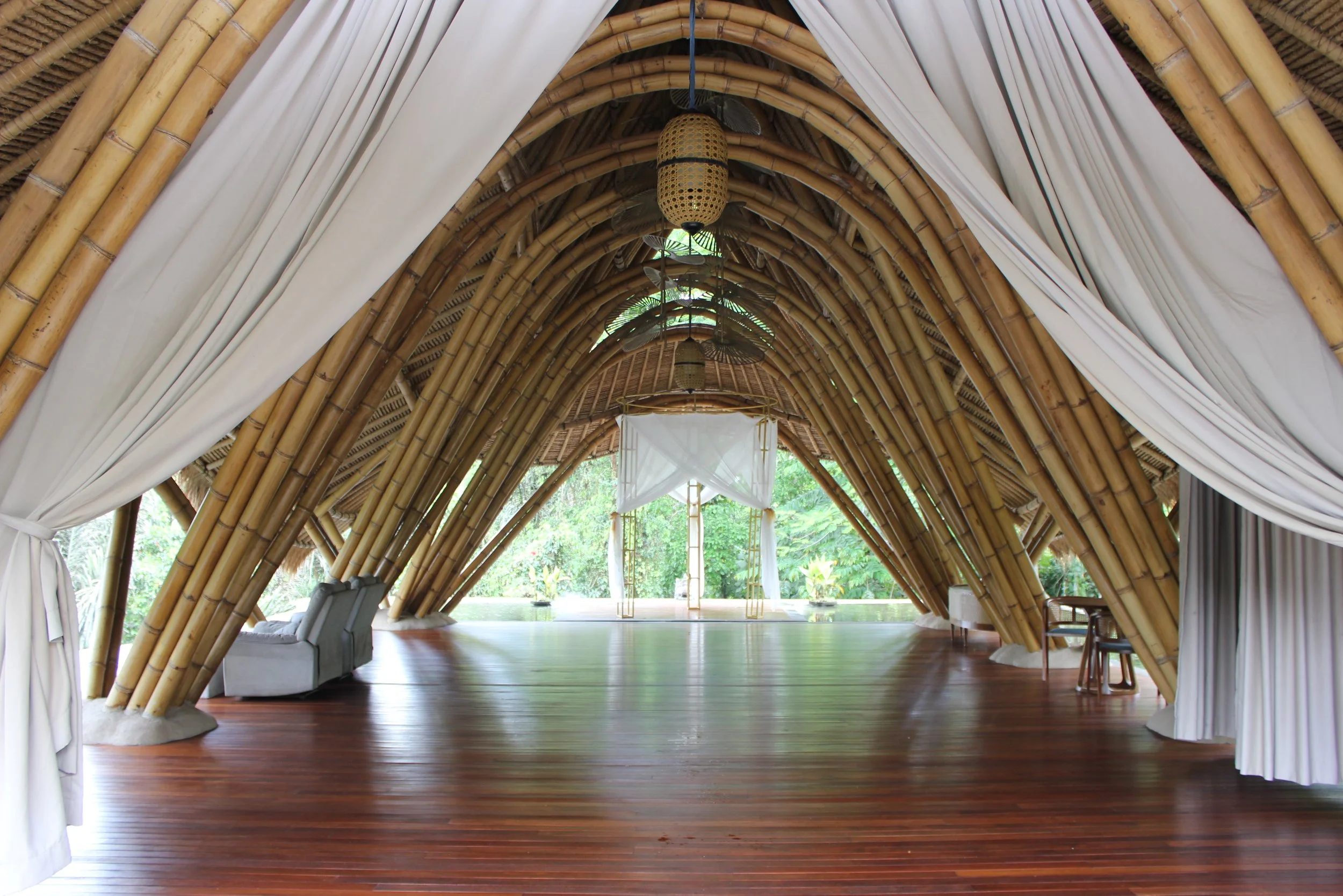Curavista Magazine - Luxury Hotels & Resorts