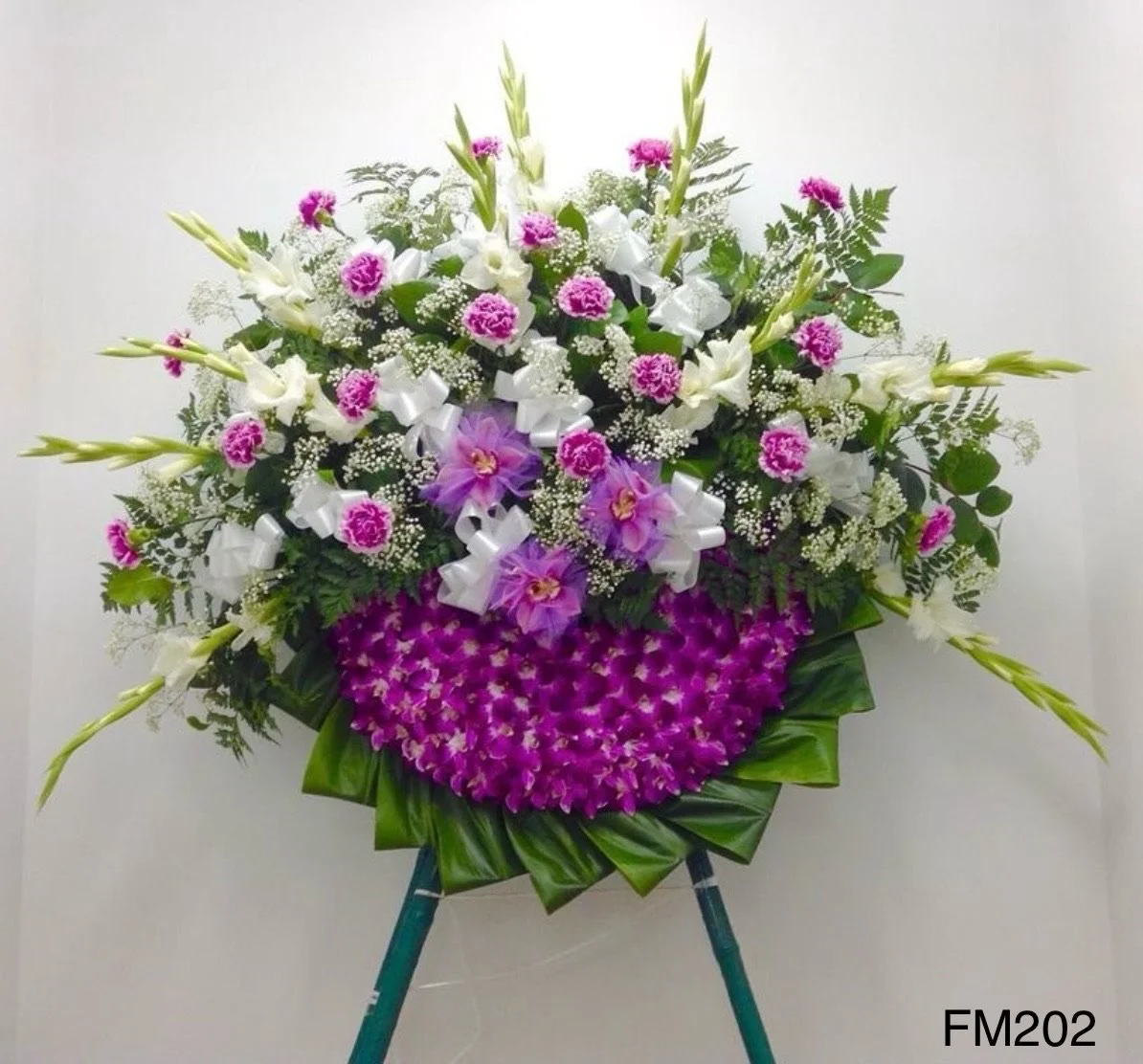 FM-Sympathy Wreath — Flo’s Min Florist