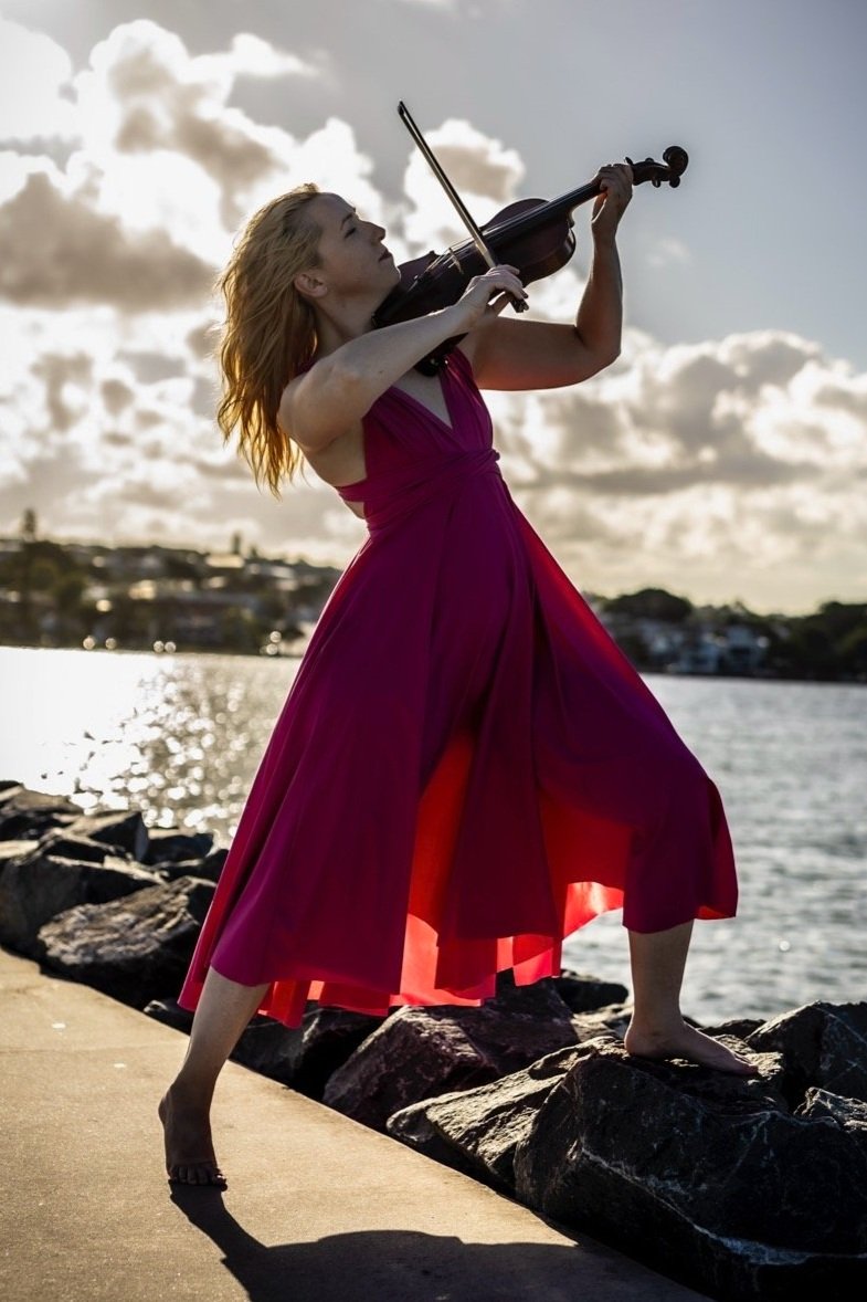 Female Life Models Brisbane - ELITE ART MODELS MANAGEMENT