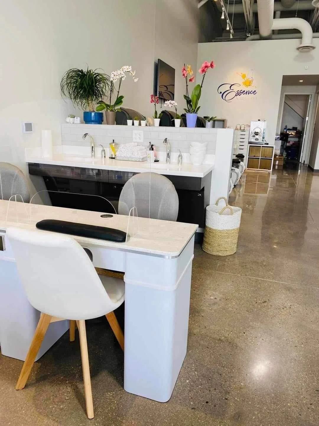 Essence Nail Spa
