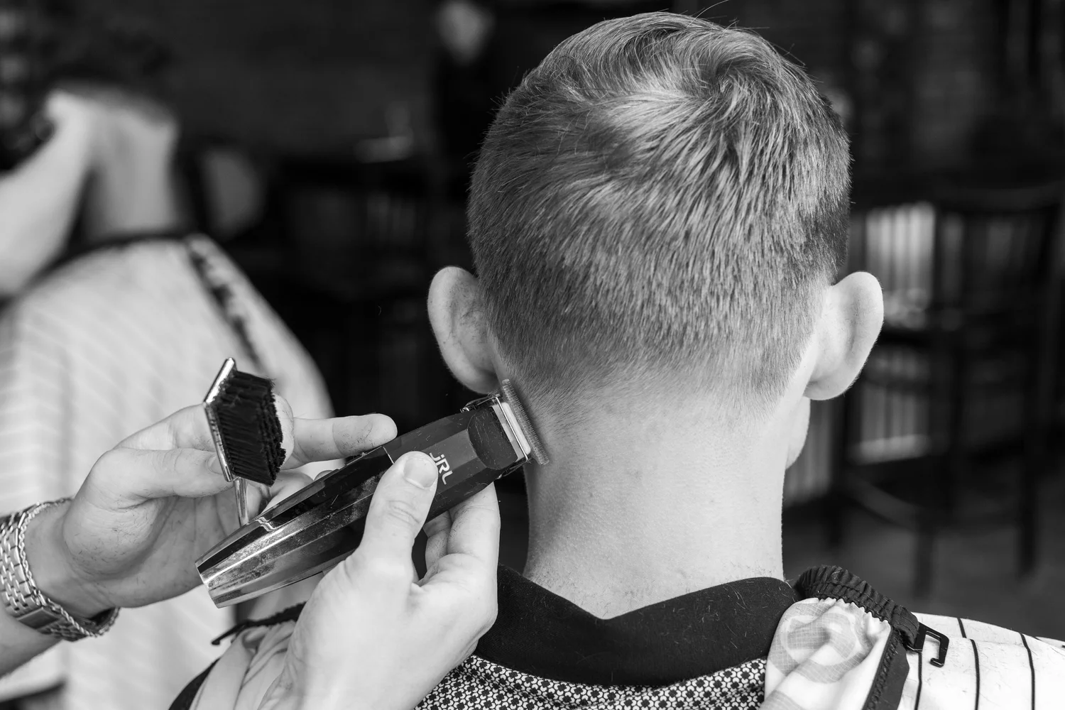 Roots Barbershop & Lounge