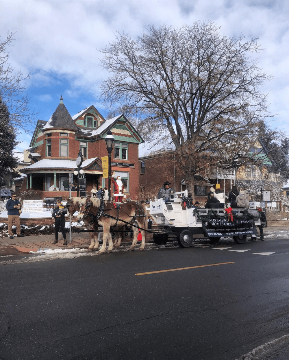 Holiday in the Highlands — Highland Square