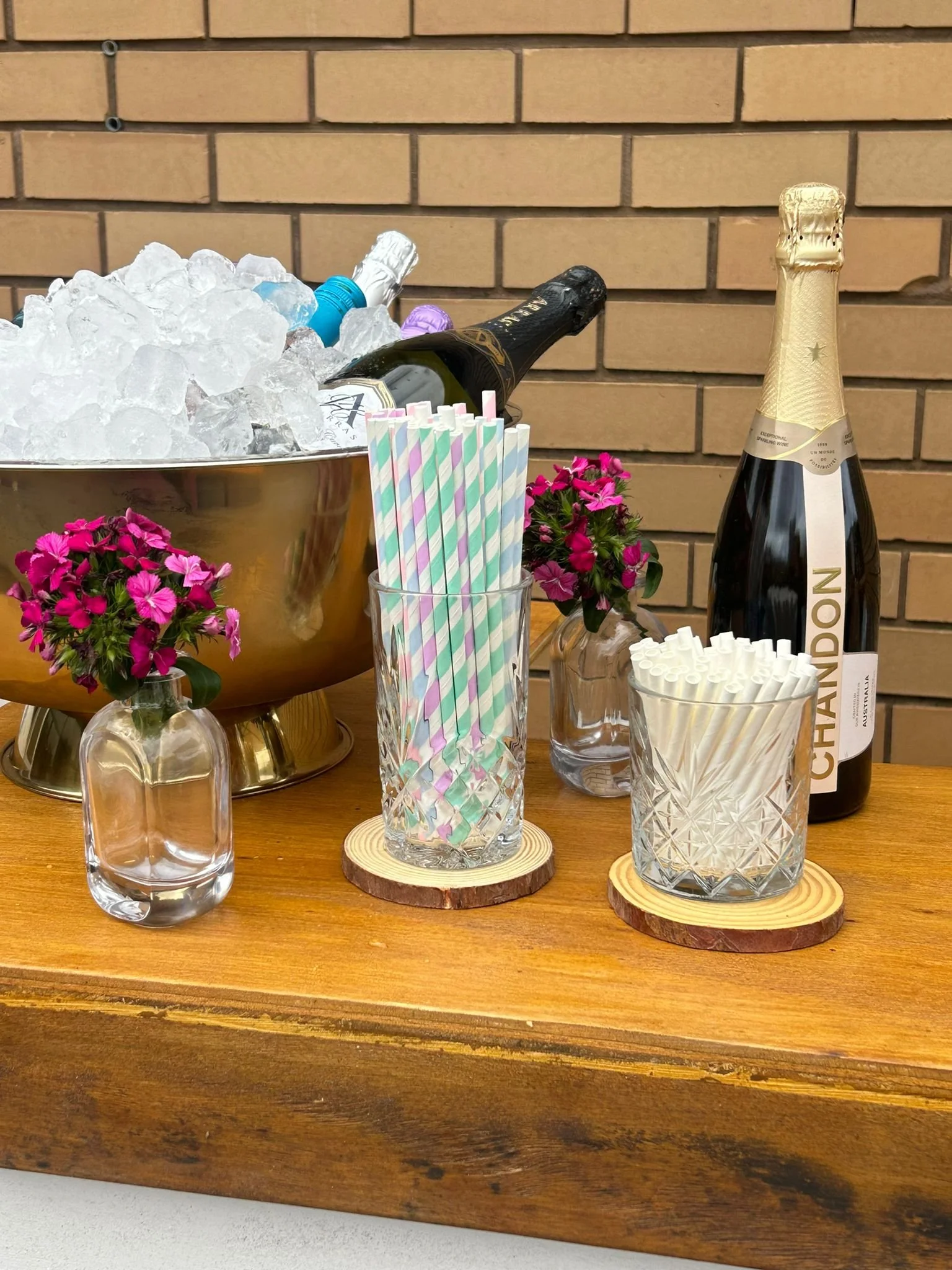 iconic Sip - Mobile Bar and Cocktail Services