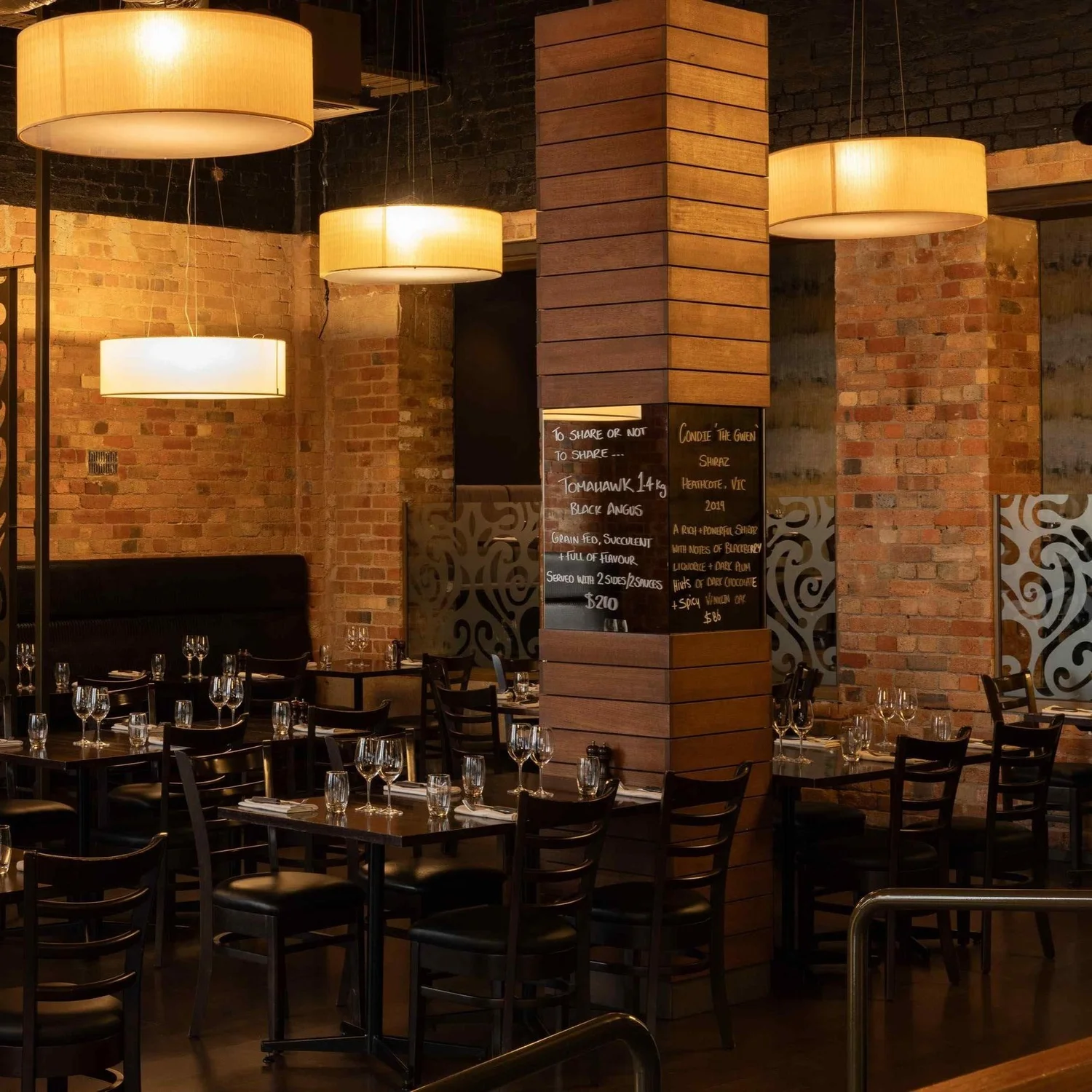 Steakhouse Restaurant Little Collins | Rare Steakhouse