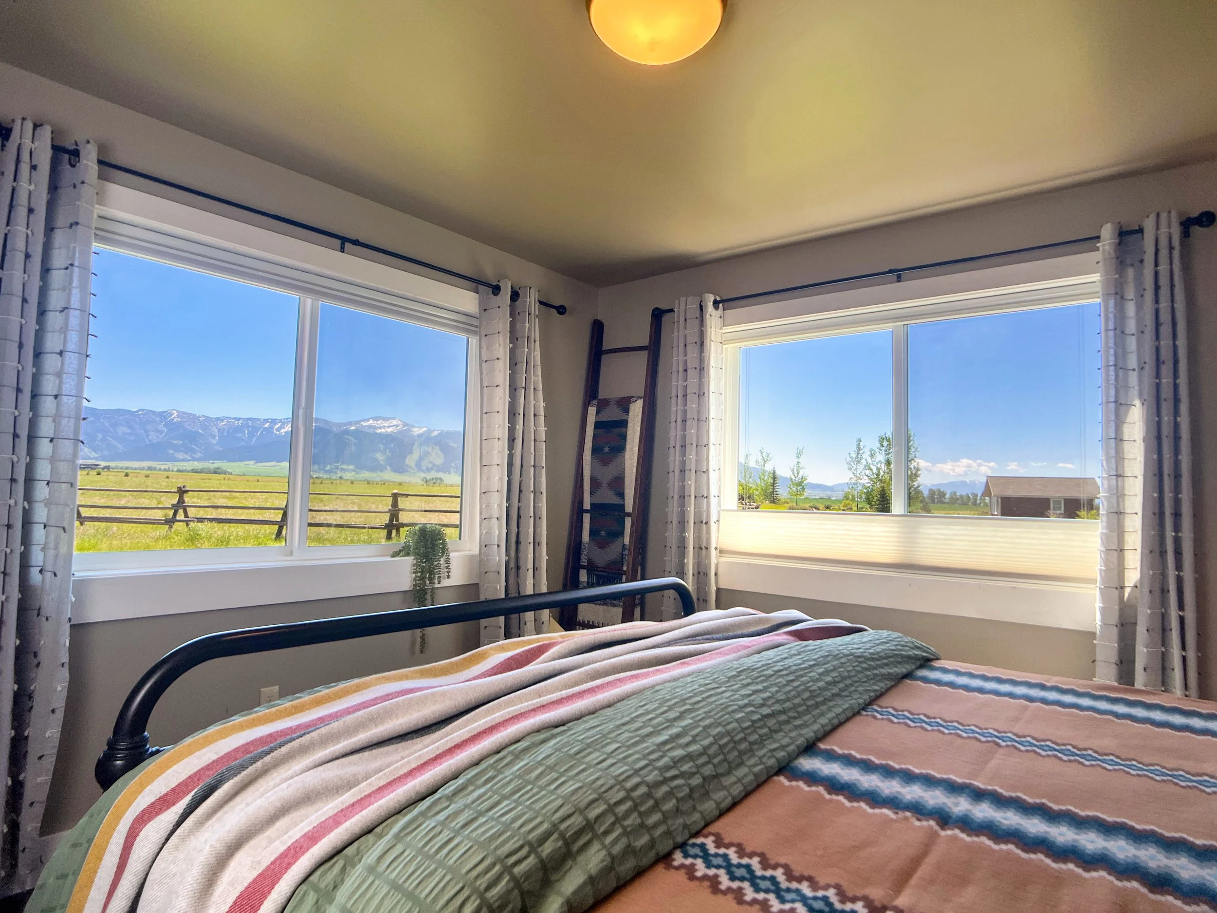Cozy Montana Cabins with Mountain Views — Ross Creek Cabins