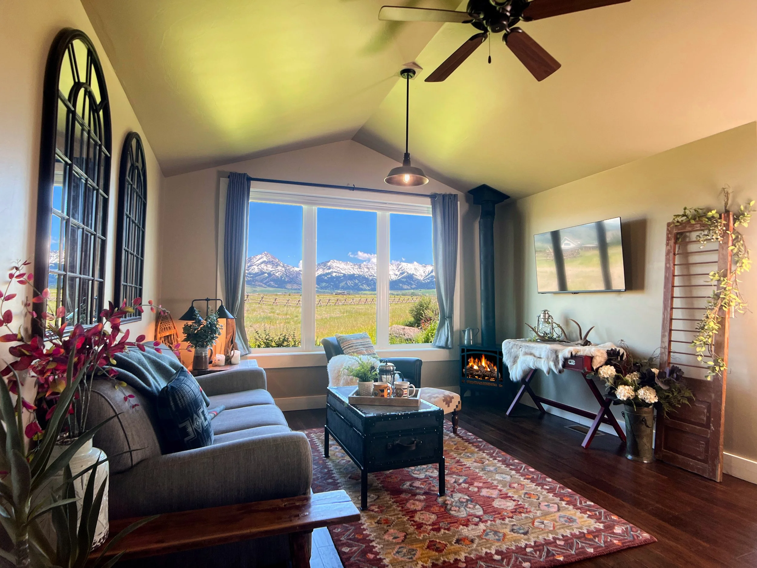 Ross Creek Cabins | Book Your Mountain Retreat Today