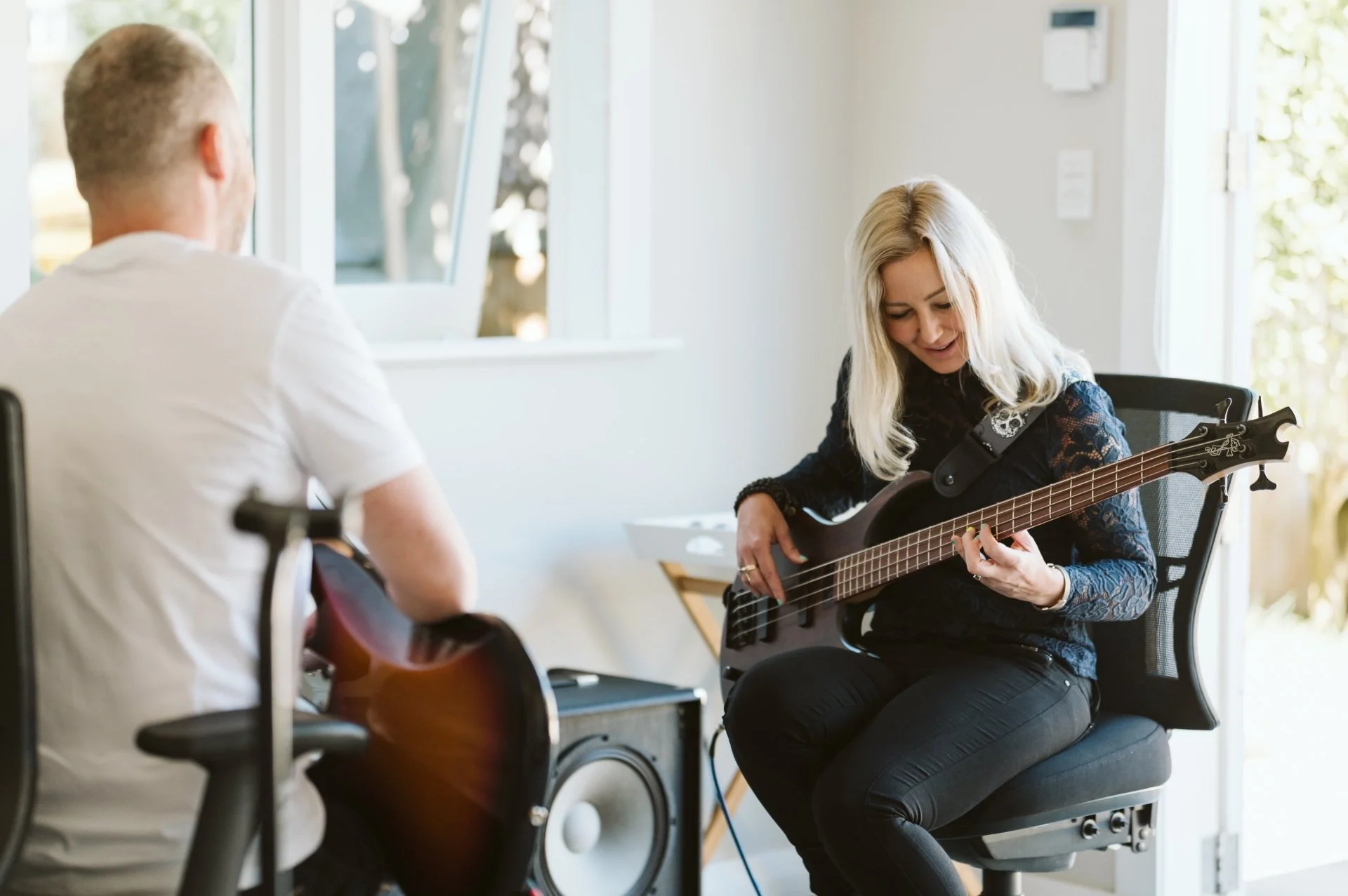 Bass Guitar Lessons Central Auckland | Pro Bass Lessons
