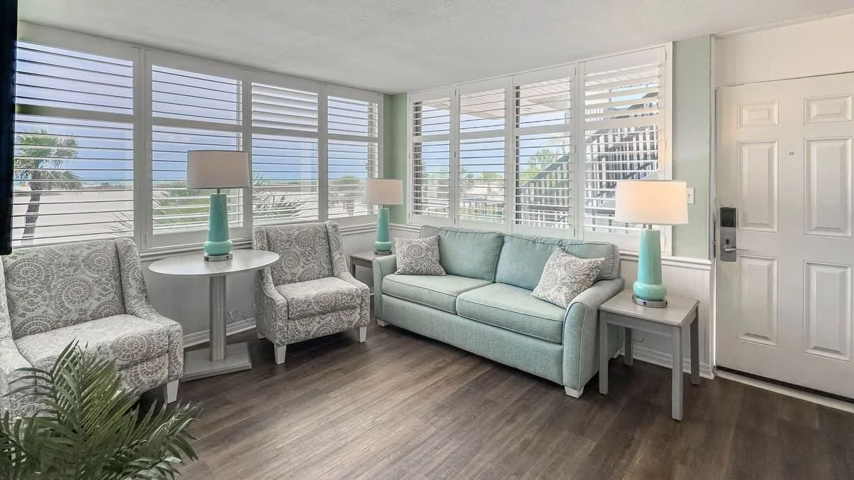 Accommodations | Thunderbird Beach Resort | Treasure Island Fl ...