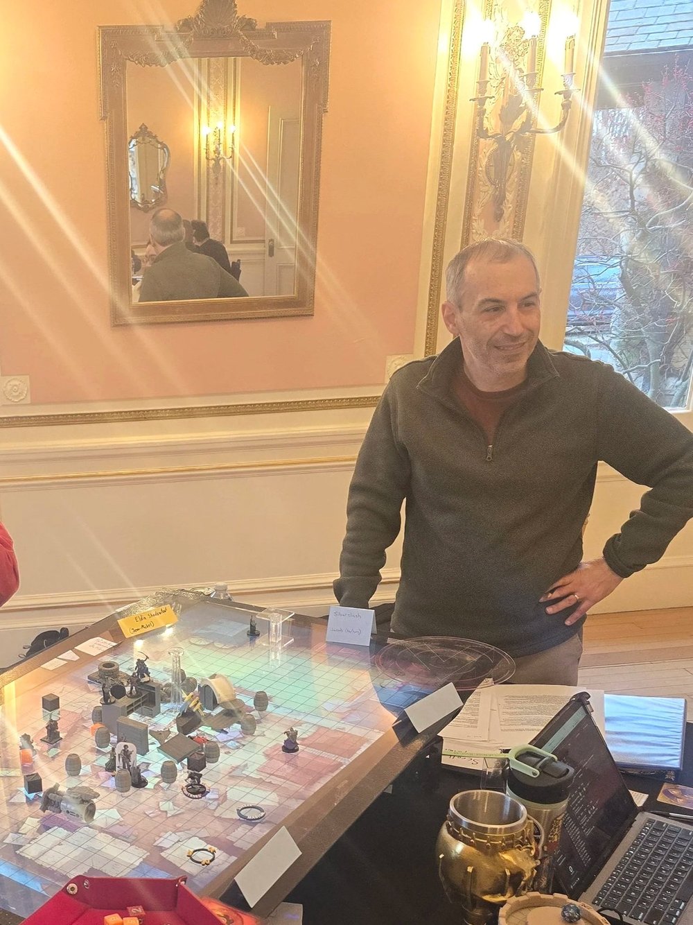 Pathfinder in a Palace