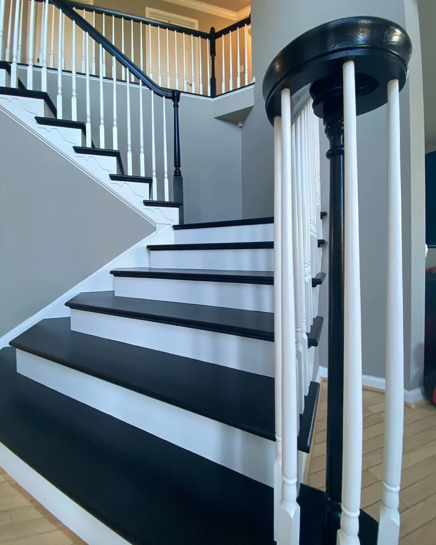 MK PAINTING & CUSTOM FINISHES CO.