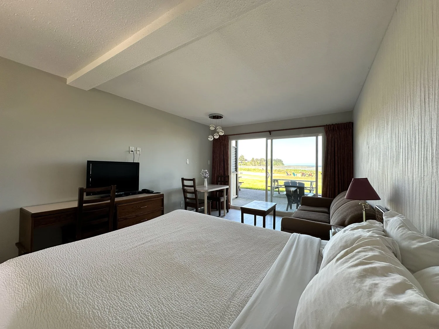 Rooms — Sea Edge Beachside Hotel