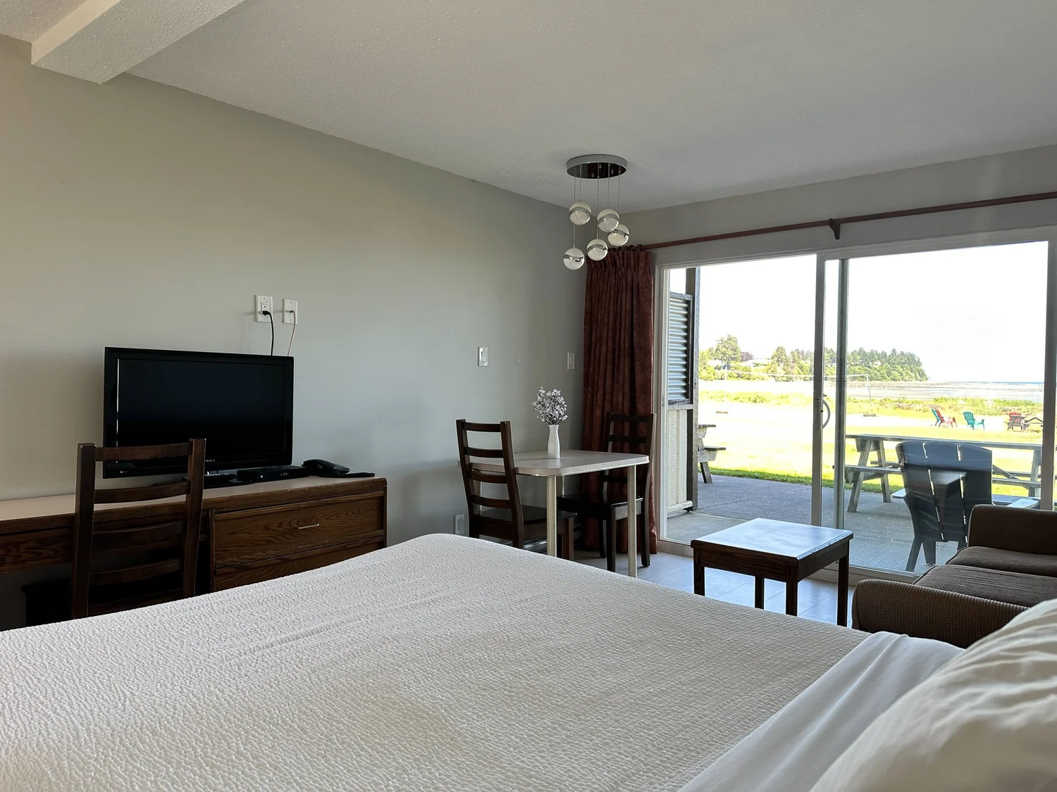 Rooms — Sea Edge Beachside Hotel