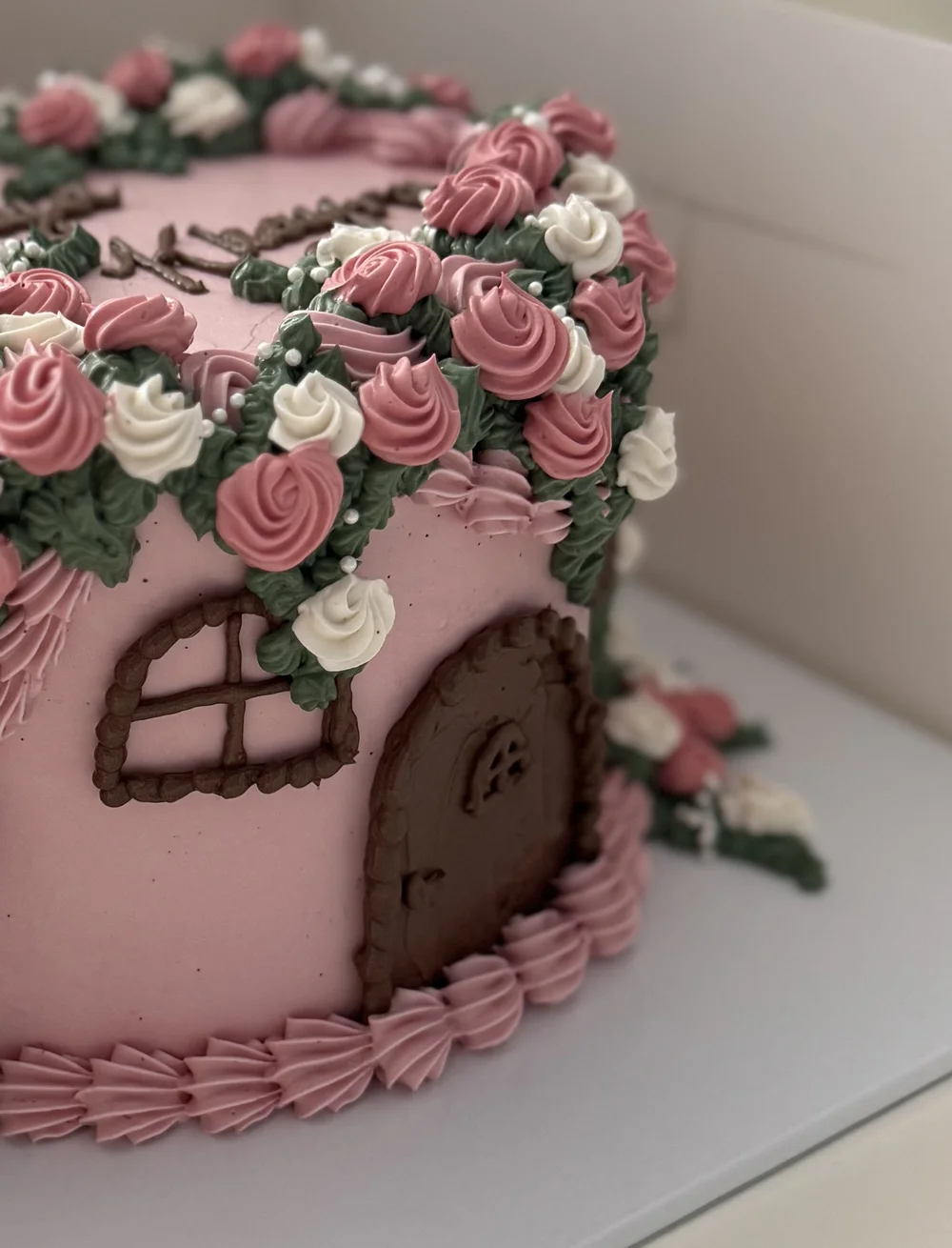 Vintage cakes, made to order