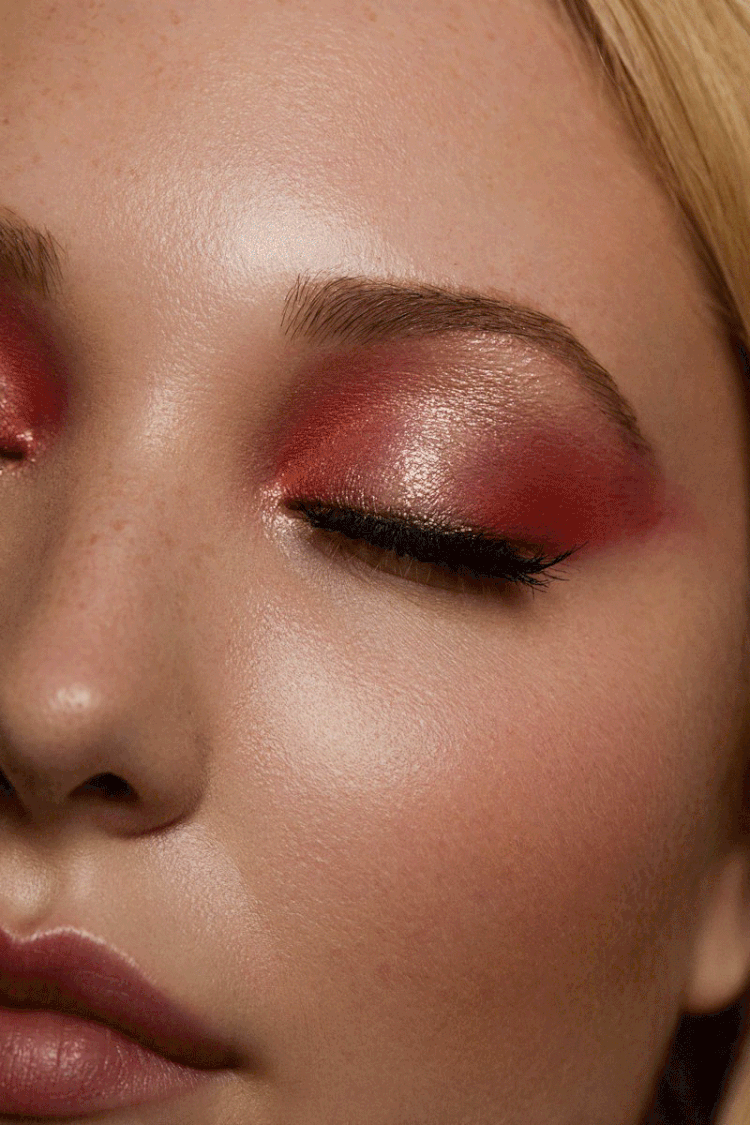 Commercial Beauty and Advertising Photographer in NYC | Travis Curry