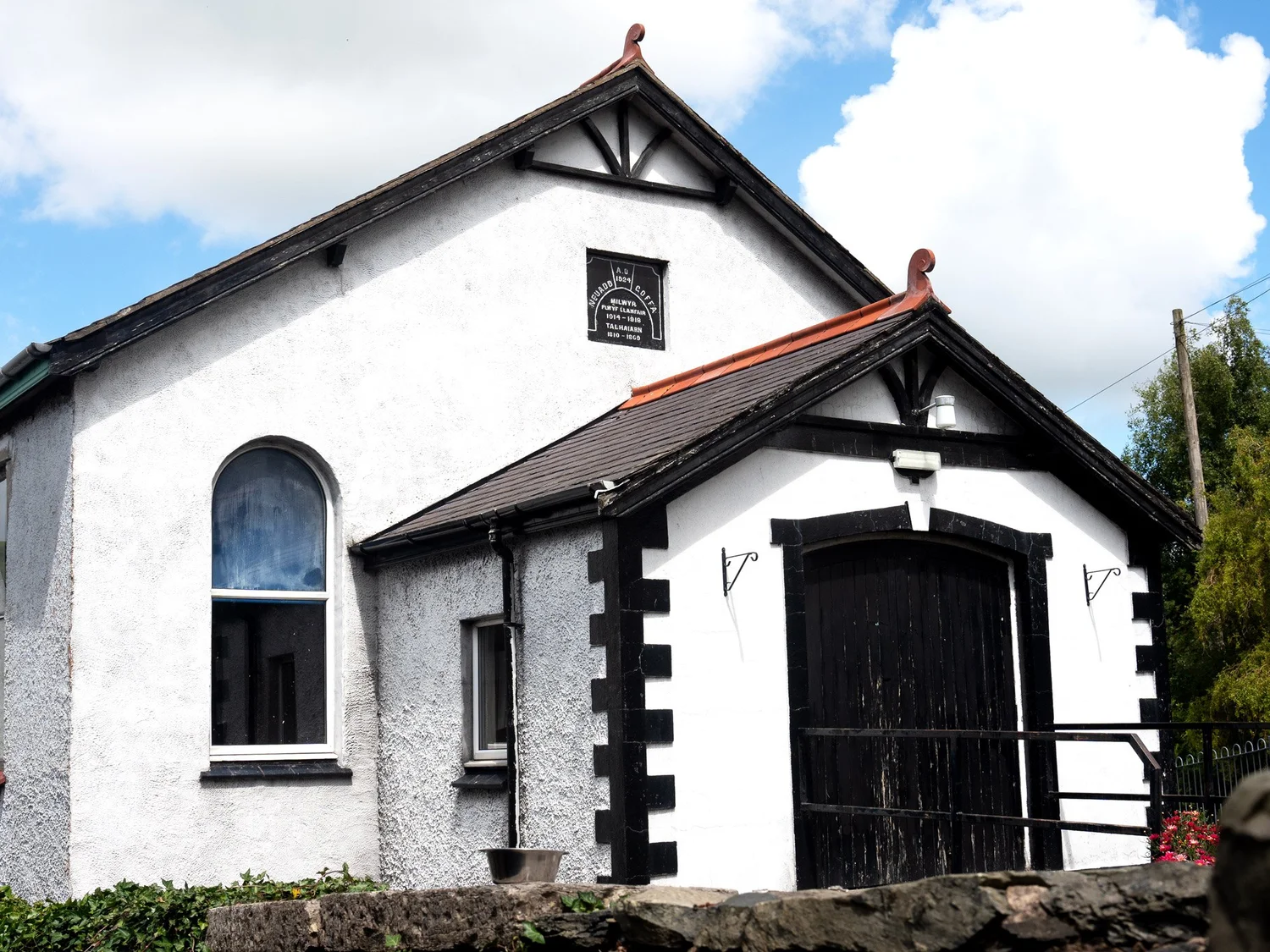 Memorial Hall - Agendas, Minutes & Documents — Llanfairtalhaiarn Village
