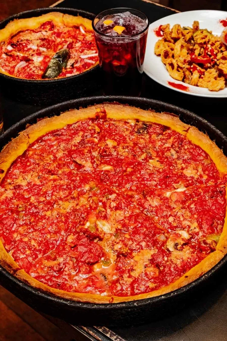 The Anatomy of the Perfect Deep Dish Pizza — Gino's East of Chicago