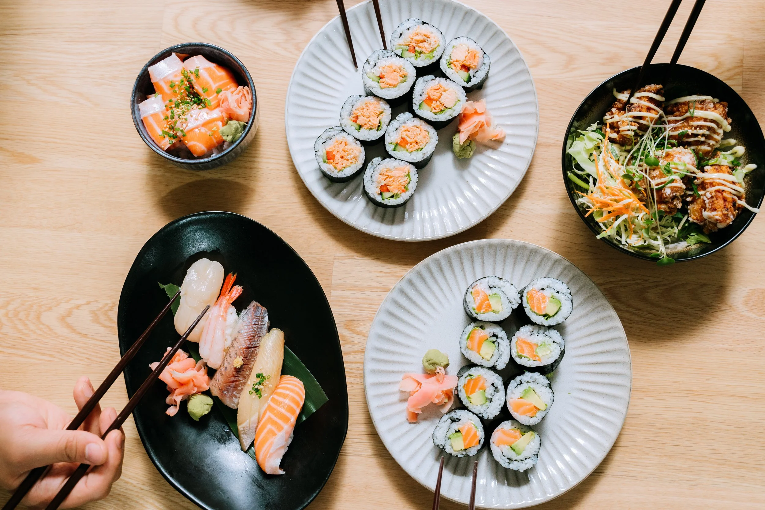 RIKARIKA SUSHI EXPRESS