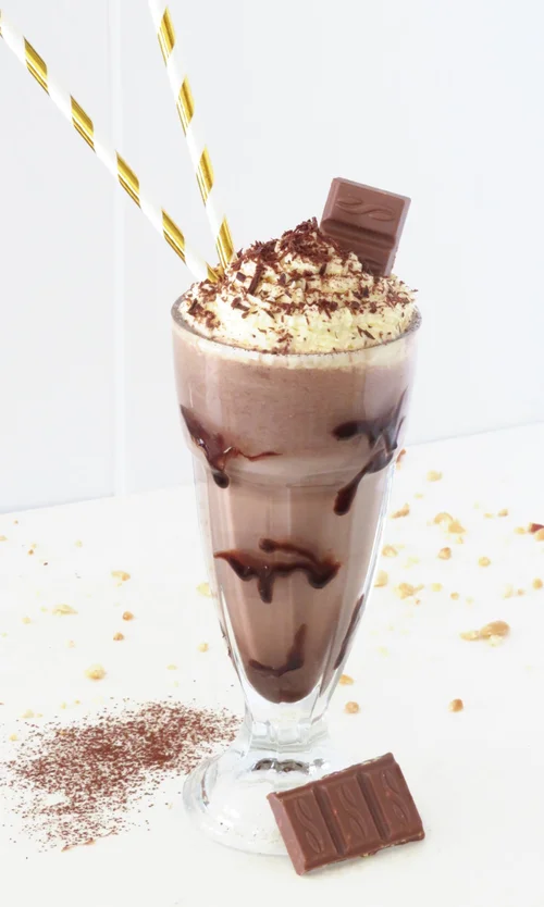 How to Make a Chocolate Milkshake — Smile Eat Create