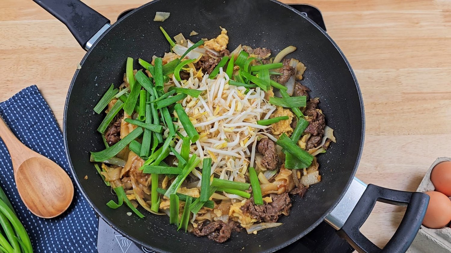 Beef Chow Fun — Mon's Easy Kitchen